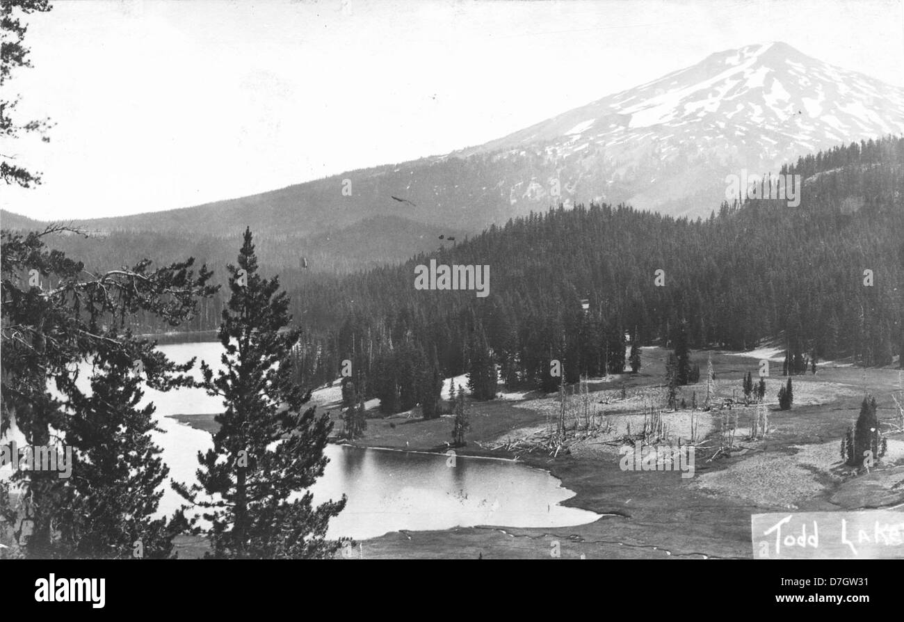 Todd Lake and Mt. Bachelor, located near Bend, Oregon, in the Cascade ...