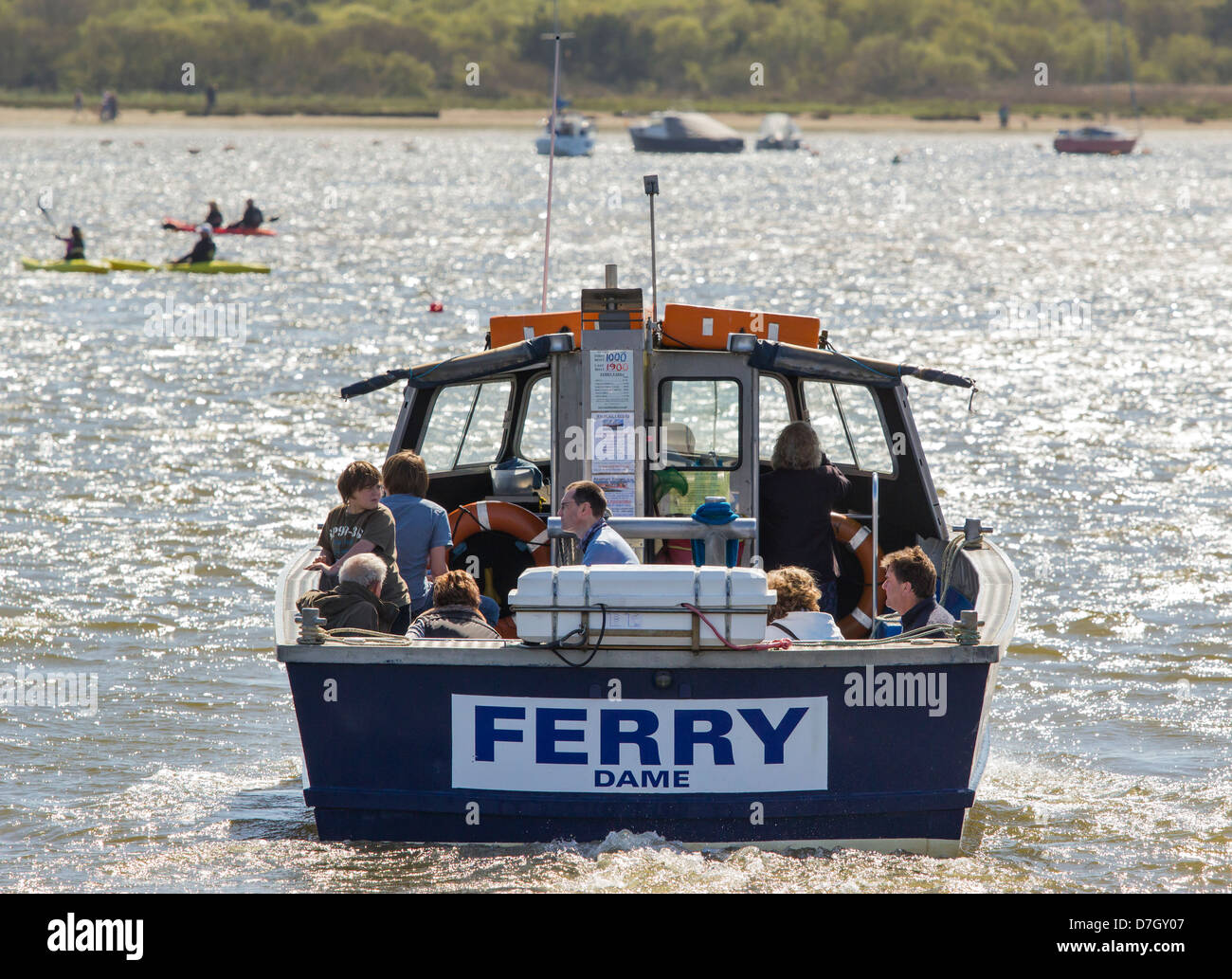 Mudeford Ferry 'Dame' travelling from Mudeford Quay to Mudeford ...