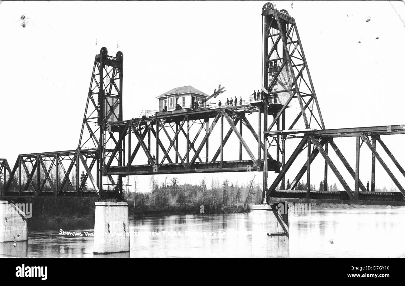 The new railroad bridge over the Willamette River at Salem, Oregon ...
