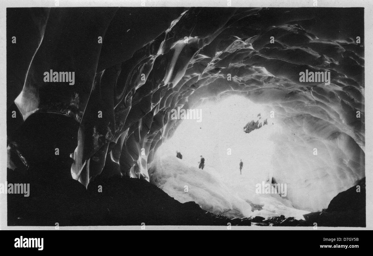 Paradise glacier cave mt rainier hi-res stock photography and images ...