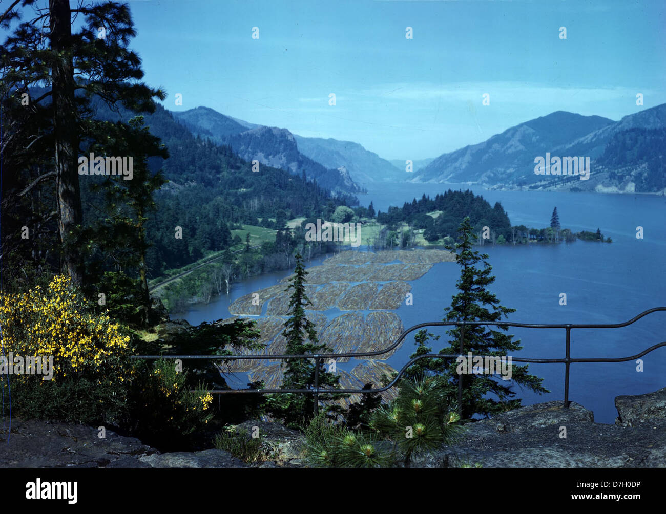 Columbia gorge hotel hi-res stock photography and images - Alamy