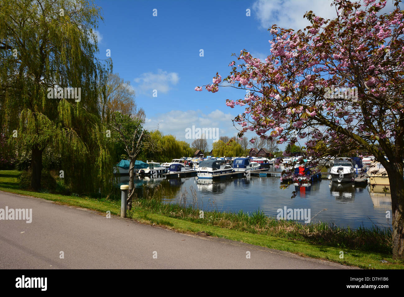 River craft hi-res stock photography and images - Alamy