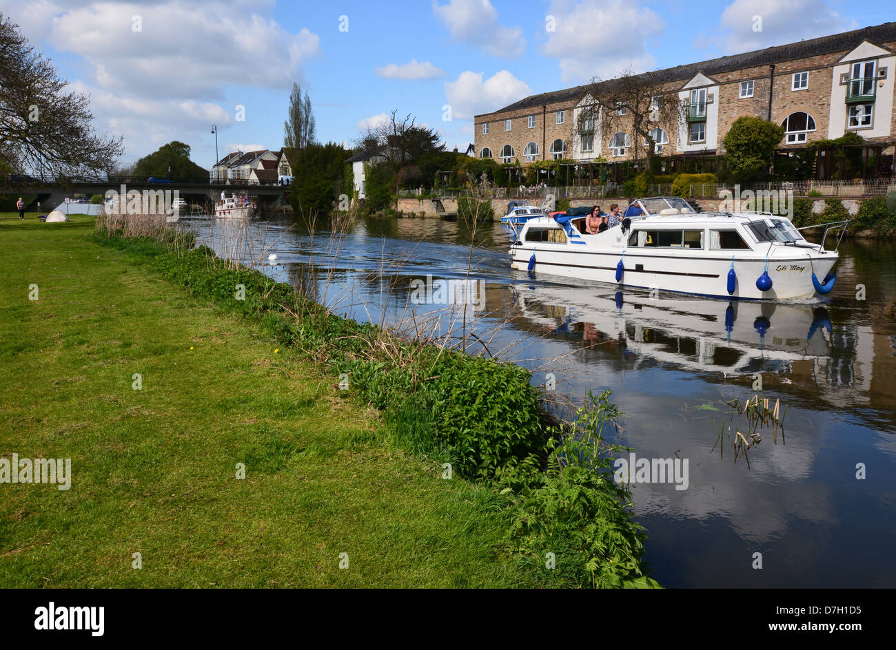 River craft hi-res stock photography and images - Alamy
