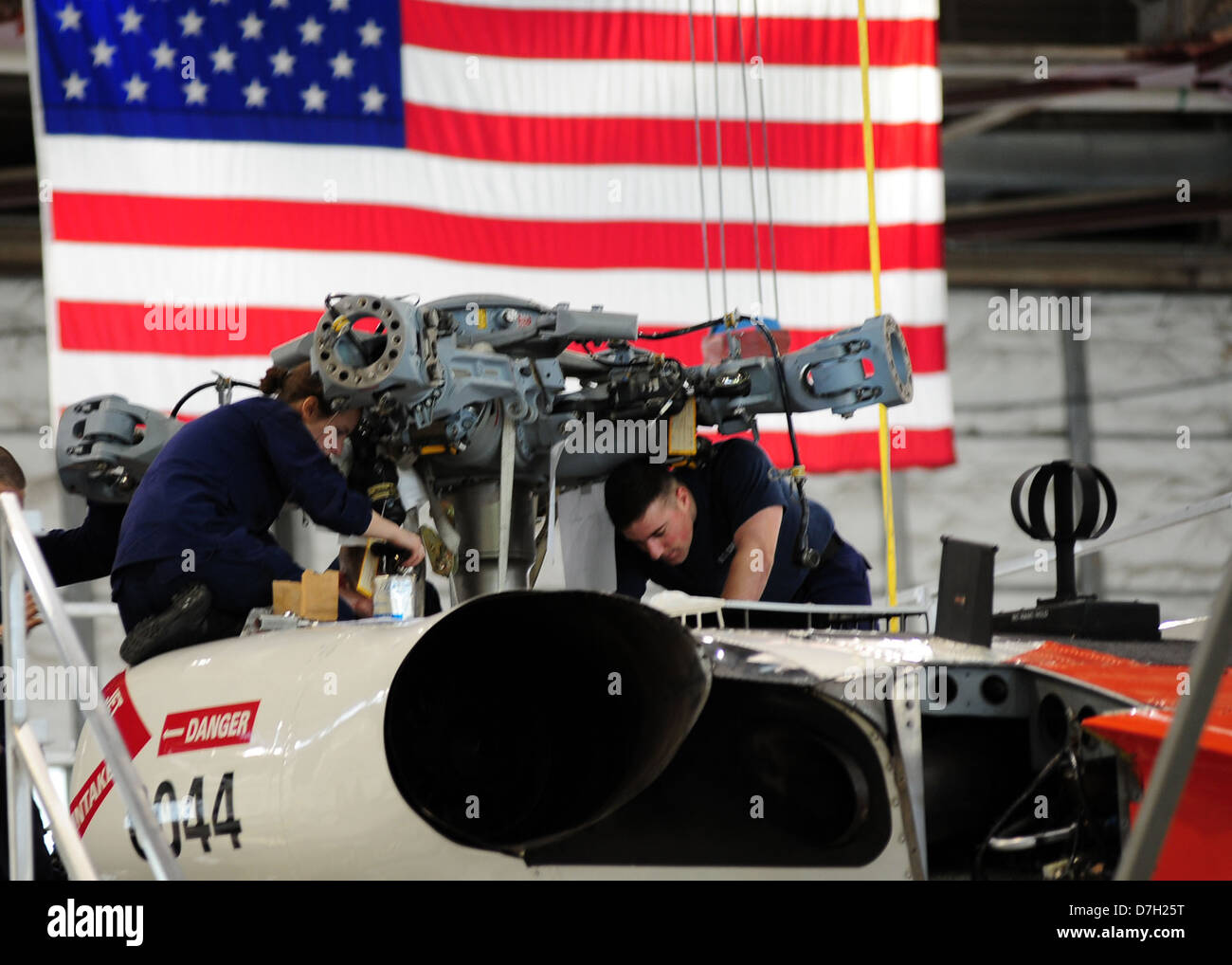 Helicopter maintenance crew hi-res stock photography and images - Alamy