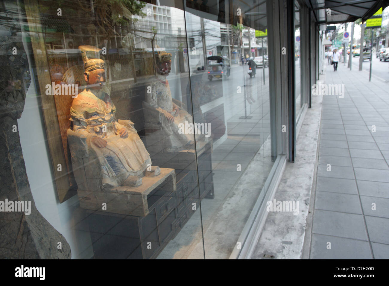 Chinese Antique display in Antique shop in Bangkok , Thailand Stock ...