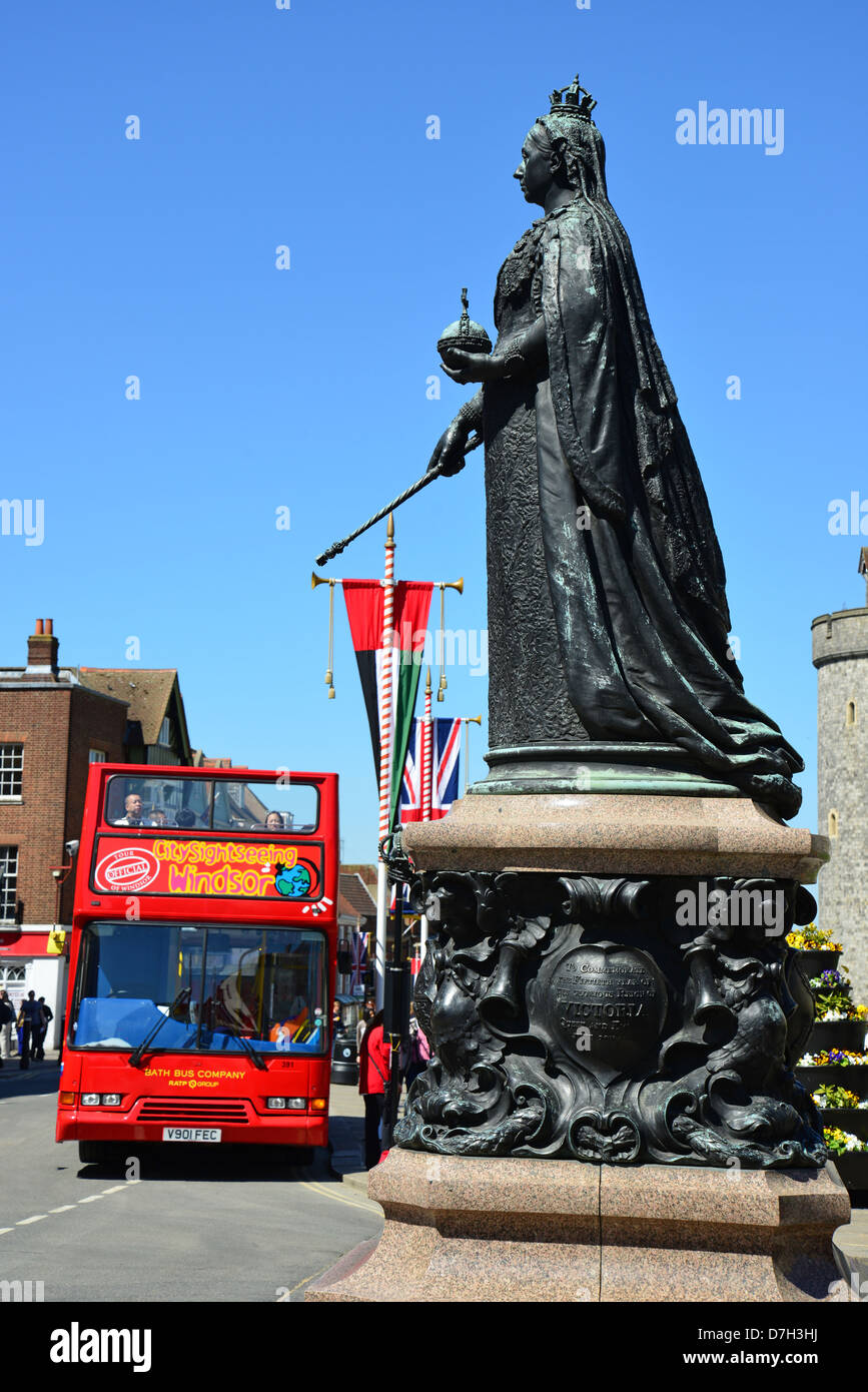 Windsor buses hi-res stock photography and images - Alamy