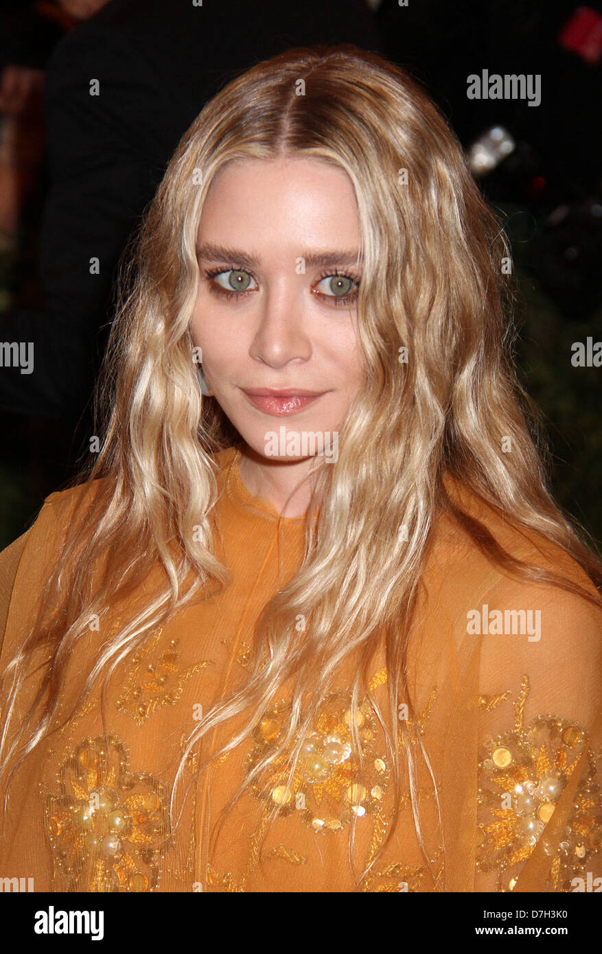 Ashley Heights's Instagram, Twitter & Facebook on IDCrawl