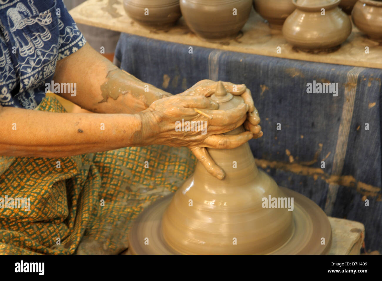 Hand made pottery hi-res stock photography and images - Alamy