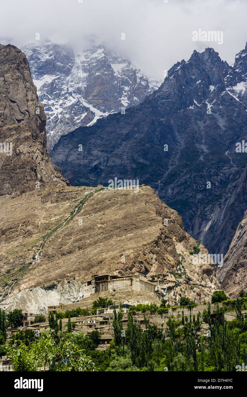 Baltit Fort, Hunza Valley, Karakoram Range, Karimabad, Pakistan Stock Photo - Alamy