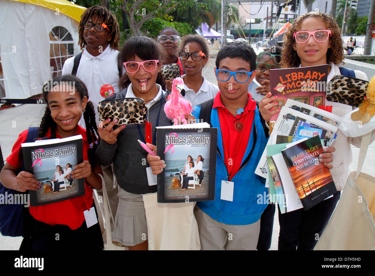 Hispanic student book store hi-res stock photography and images - Alamy
