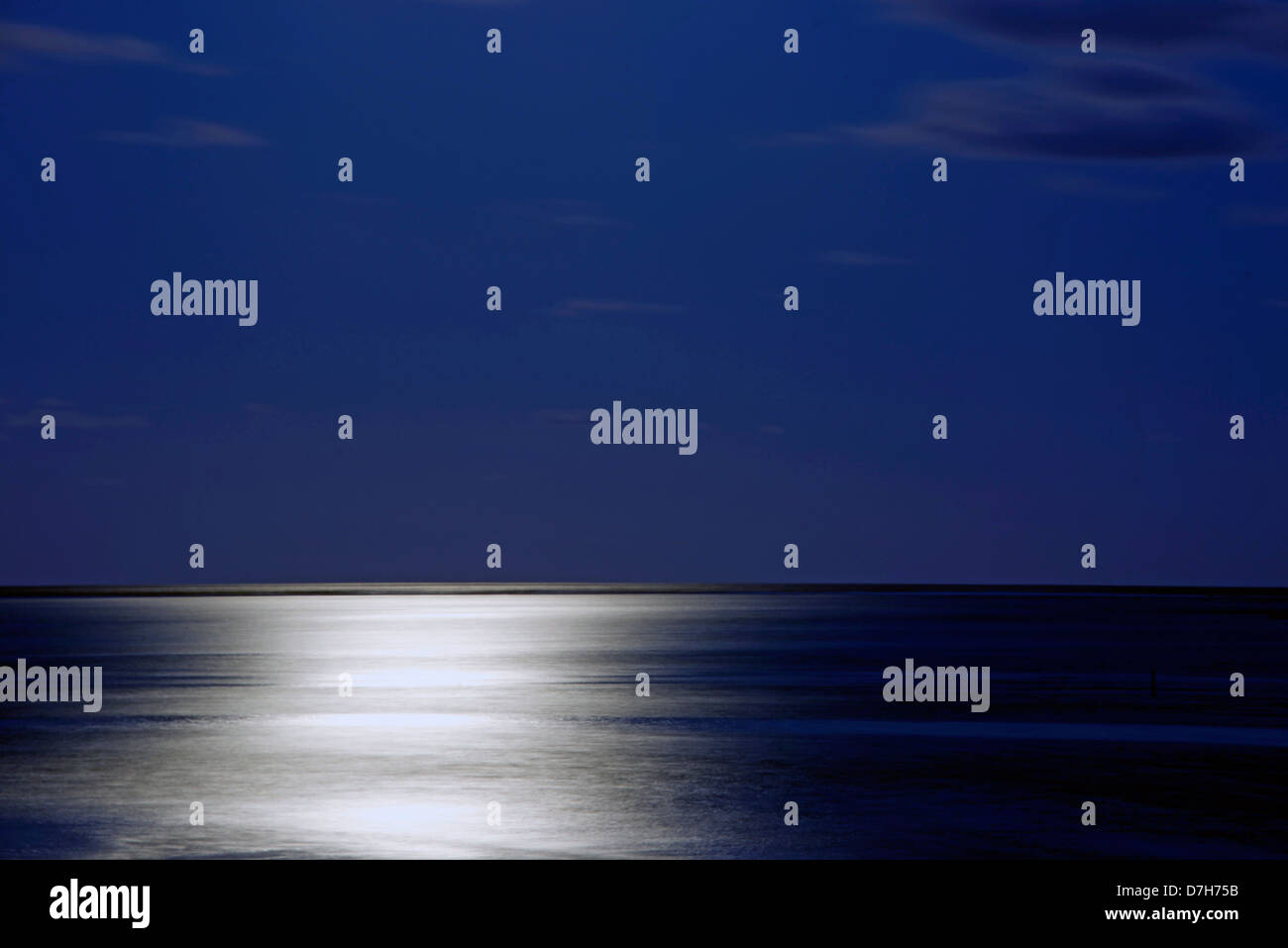 Glistening wave hi-res stock photography and images - Alamy