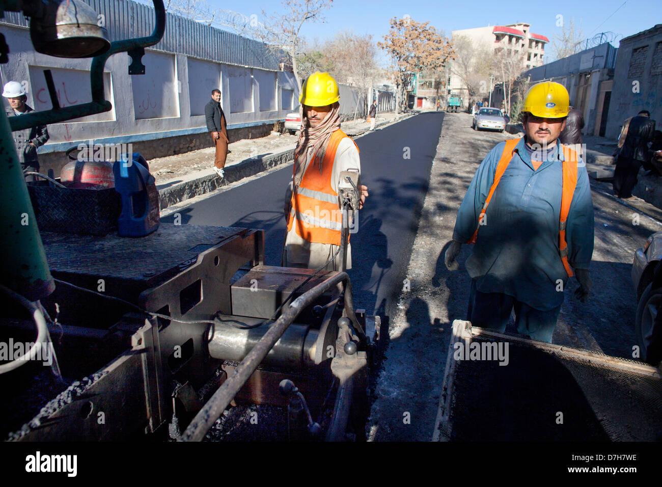 Afghan contractor hi-res stock photography and images - Alamy