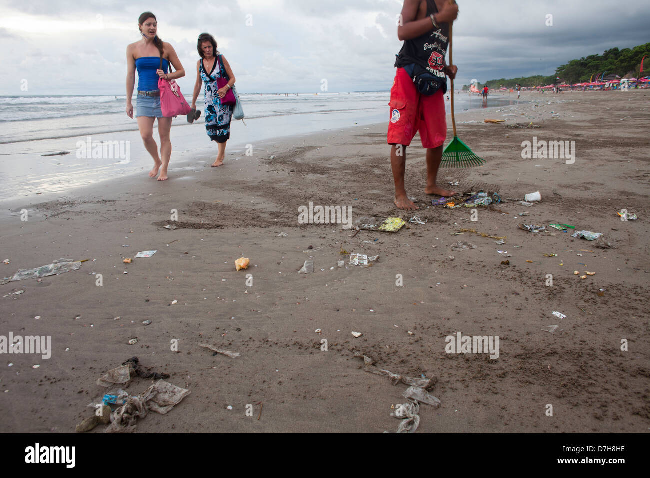 Ocean plastic pollution in bali hi-res stock photography and images - Alamy