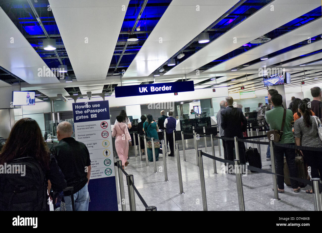 Immigration enforcement officer uk High Resolution Stock Photography and Images - Alamy
