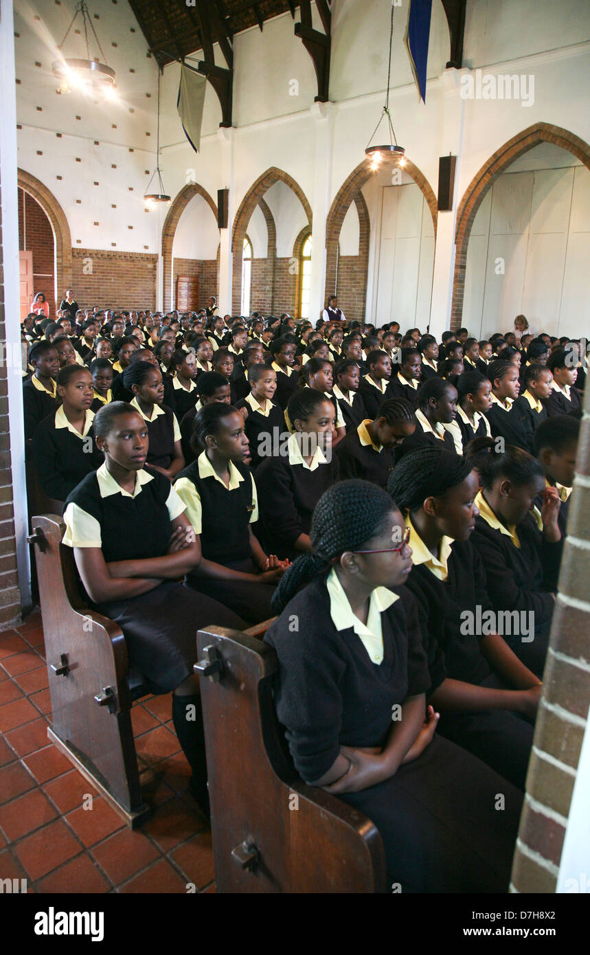 African school children assembly hi-res stock photography and images ...