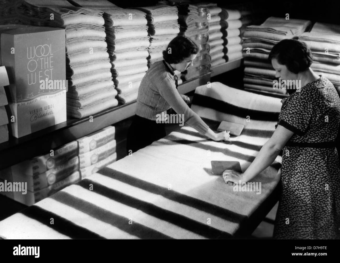 Women working at the Portland Woolen Mills Stock Photo - Alamy