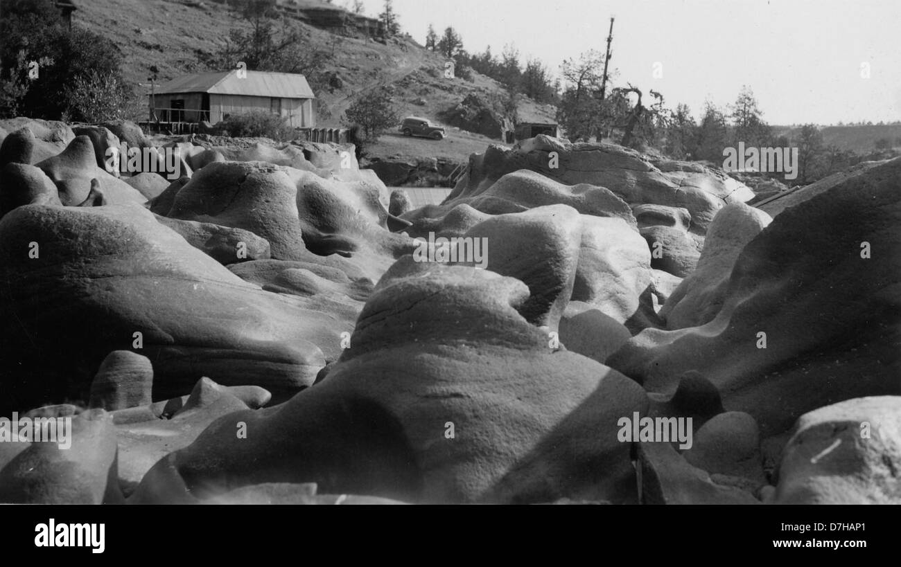 This 1942 photograph captures the basalt formations at the brink of ...