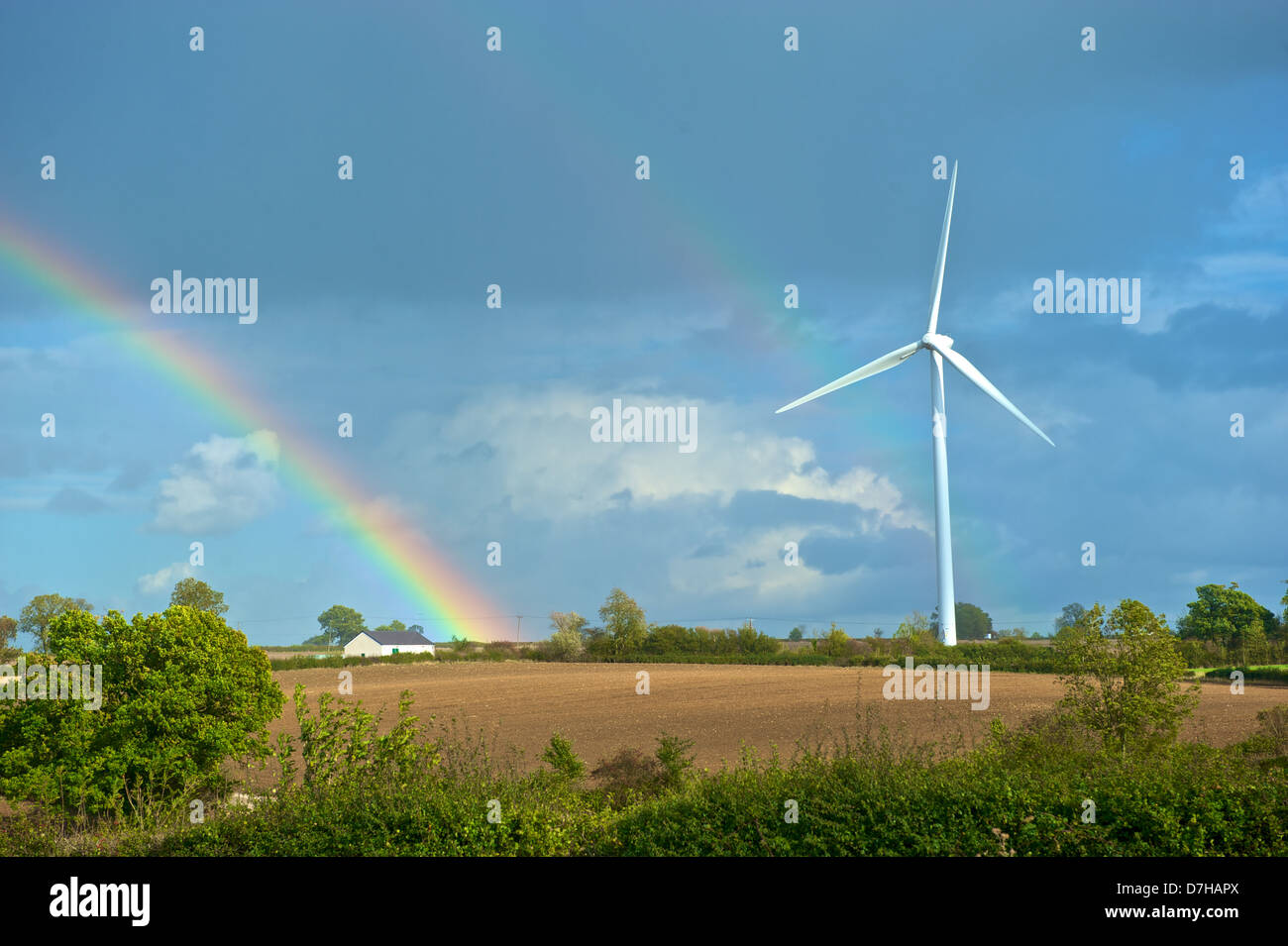 Rainbow and wind turbine at Low Spinney Wind Farm in Leicestershire ...
