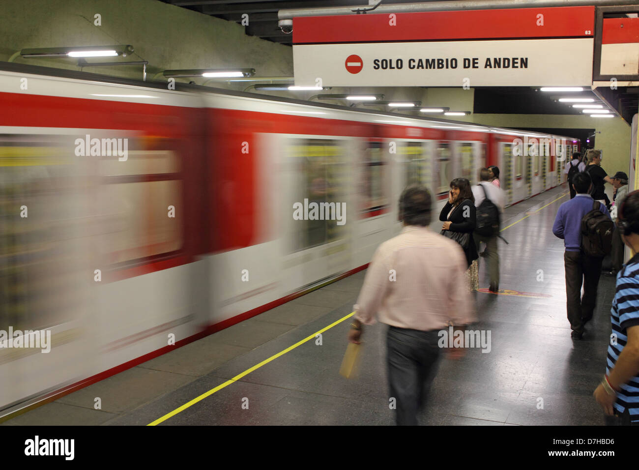 Santiago de Chile Metro Underground Stock Photo - Alamy