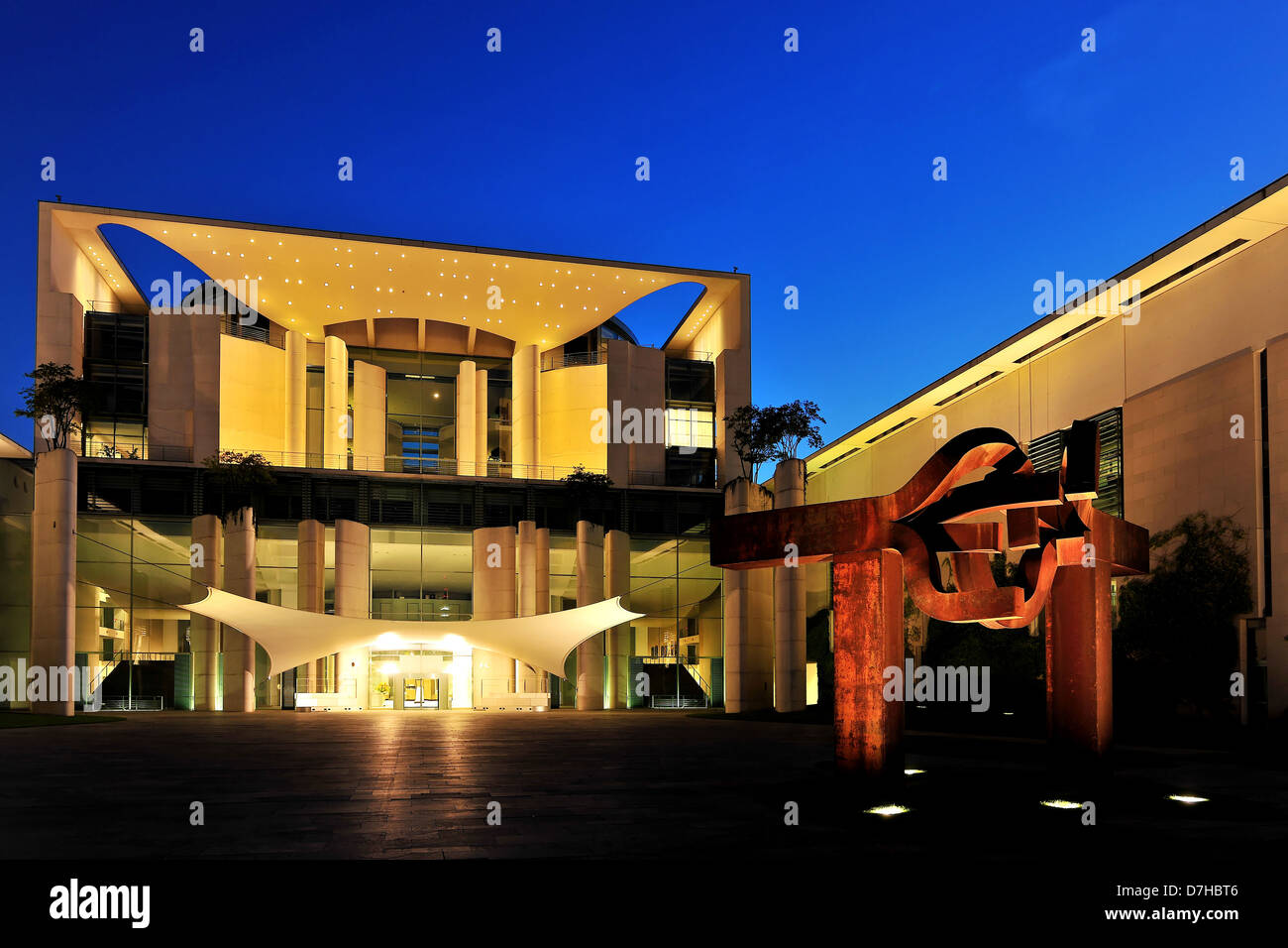 Office of the federal chancellor in berlin hi-res stock photography and ...