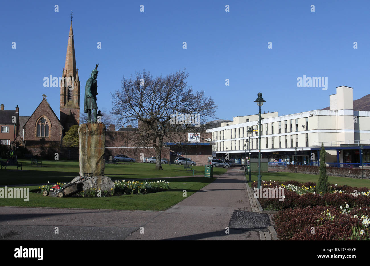 Bronze Statue of Donald Cameron of Lochiel with spire of St Andrews ...