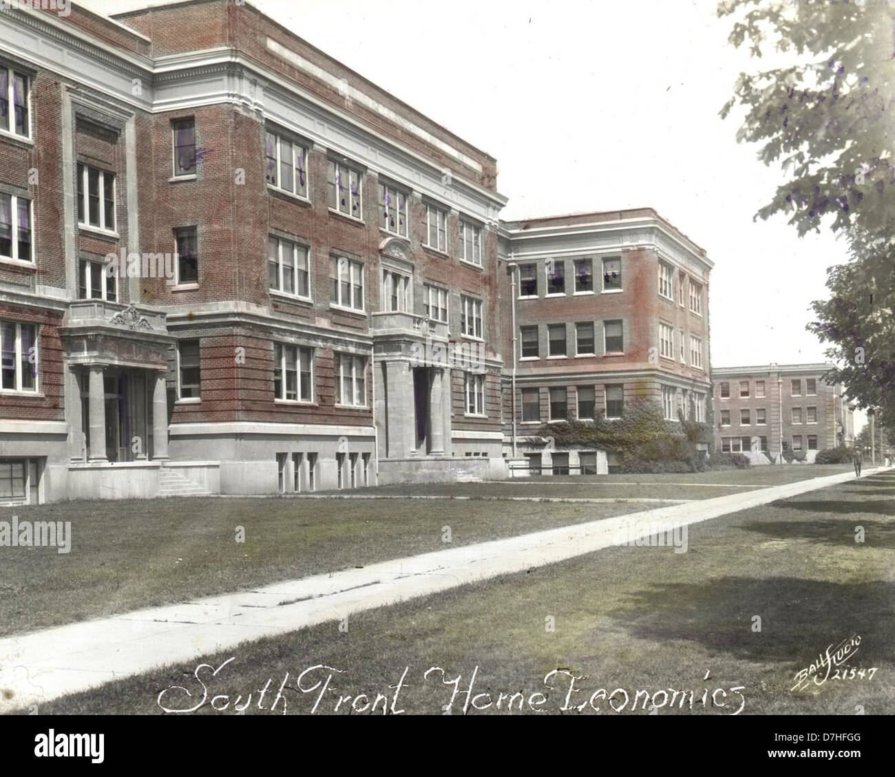 Home economics classroom hi-res stock photography and images - Alamy