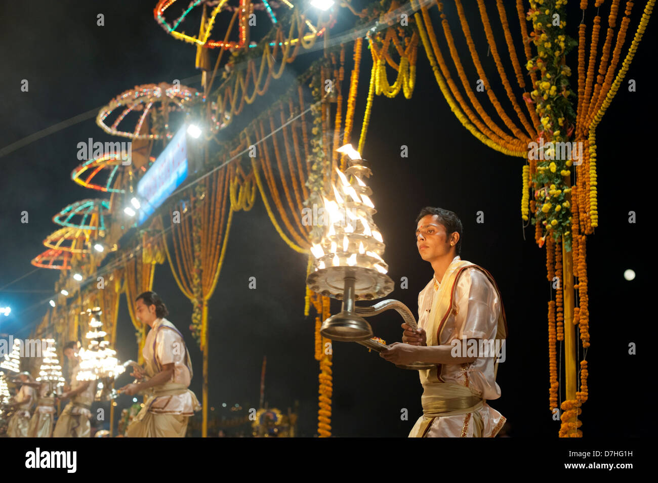 Daily ganga aarti hi-res stock photography and images - Alamy