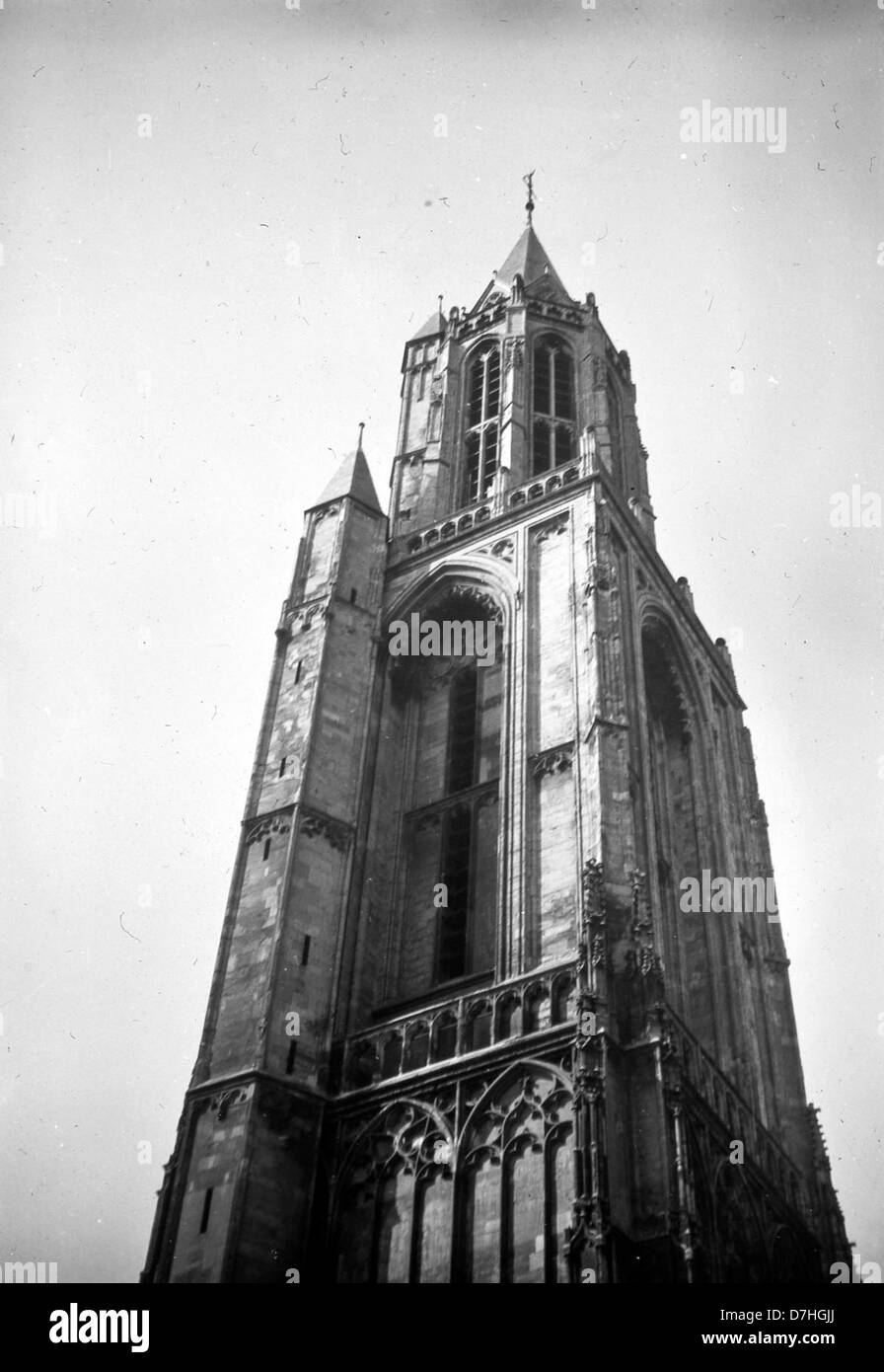 Post war rebuilding Black and White Stock Photos & Images - Alamy