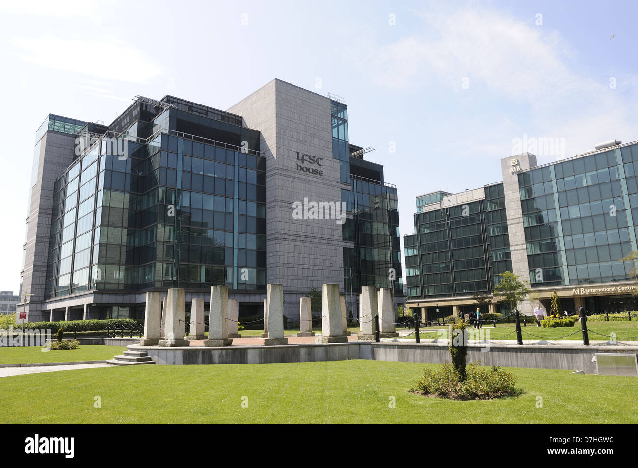 Financial services hi-res stock photography and images - Alamy