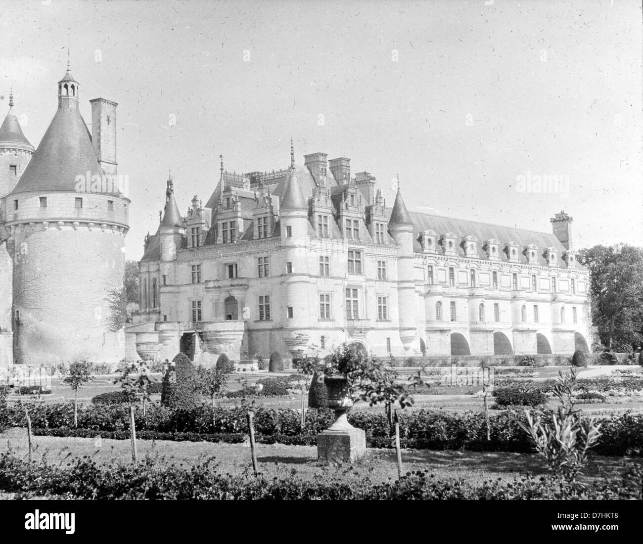 The garden of ChÃ¢teau de Chenonceau, captured by Arthur Peck, is a ...