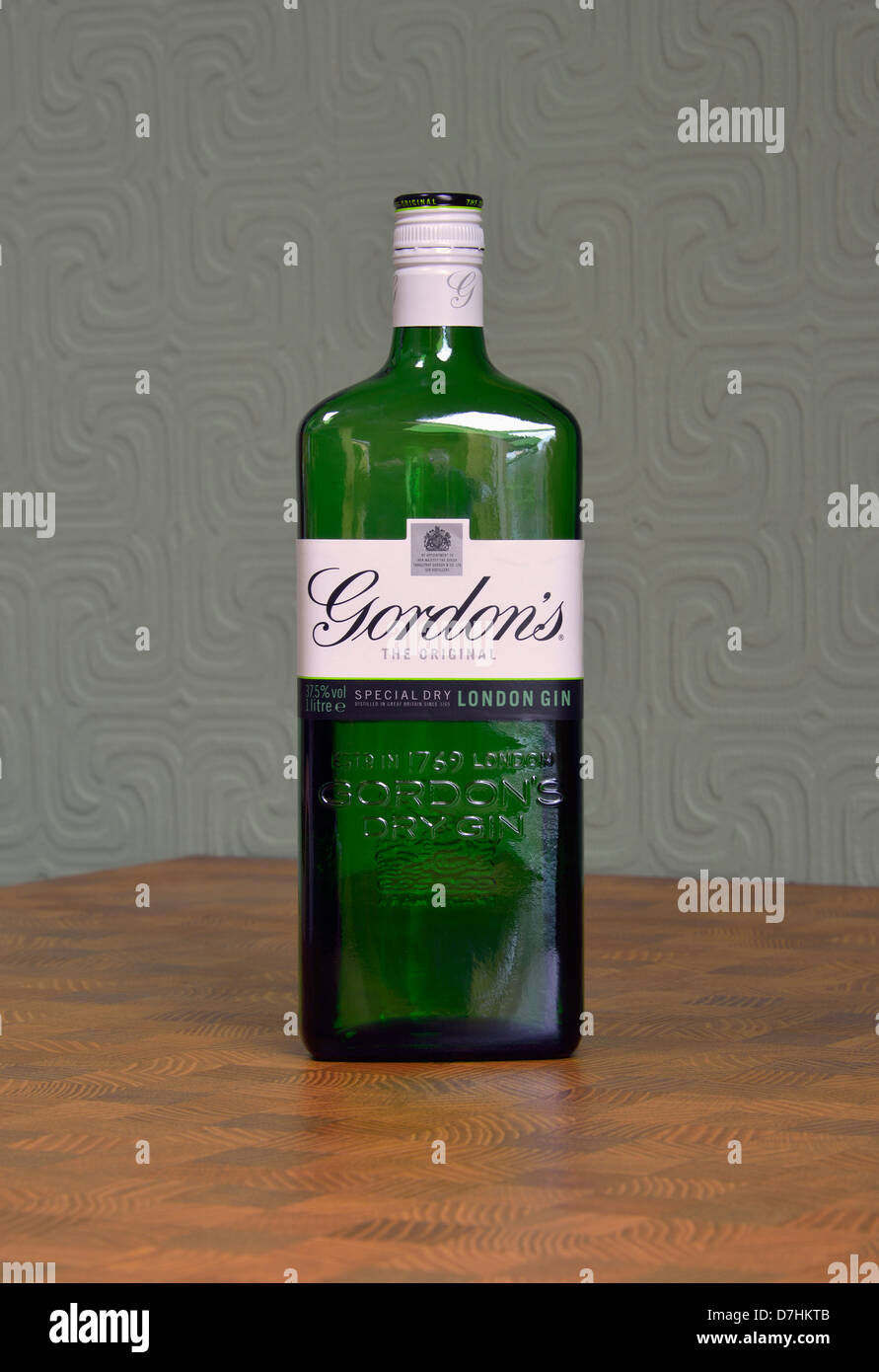 Bottle of gordons special dry london gin hi-res stock photography and ...