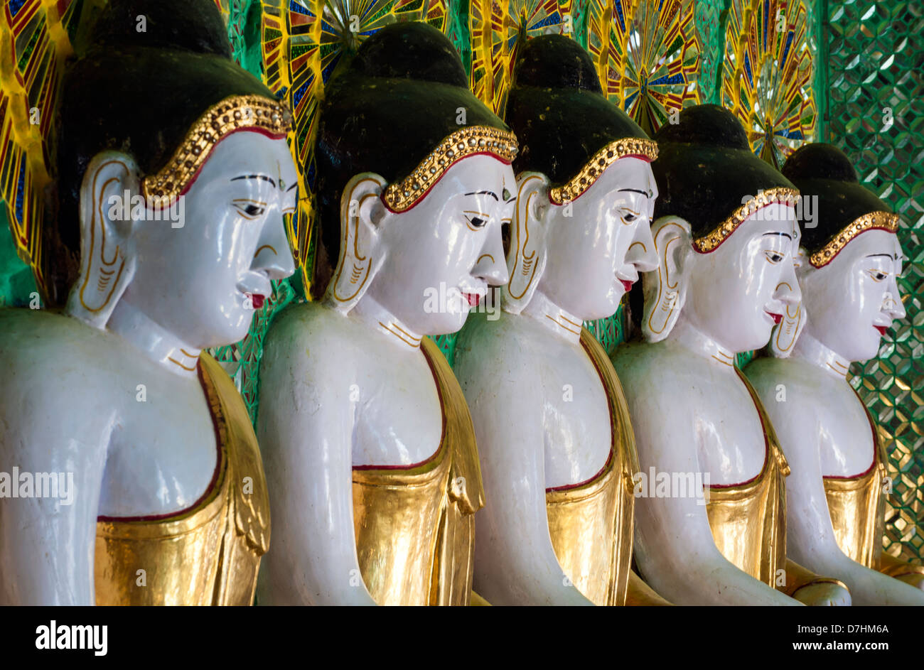 A line of 45 sitting Buddhas (in total) in the U Min Thonze Pagoda ...