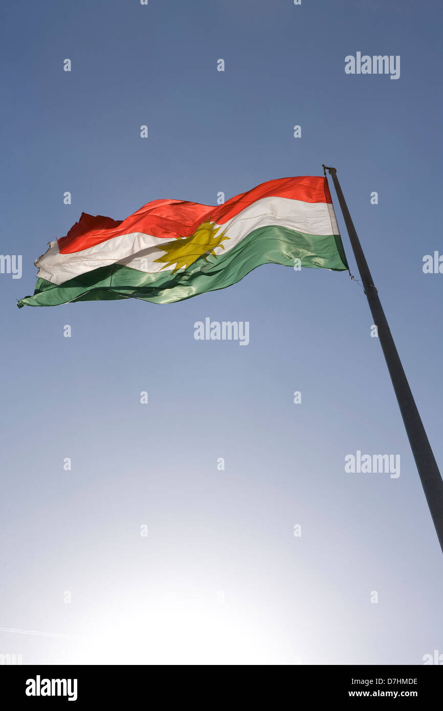 The Flag of Kurdistan also called Alaya Rengîn "The Colorful Flag" in ...