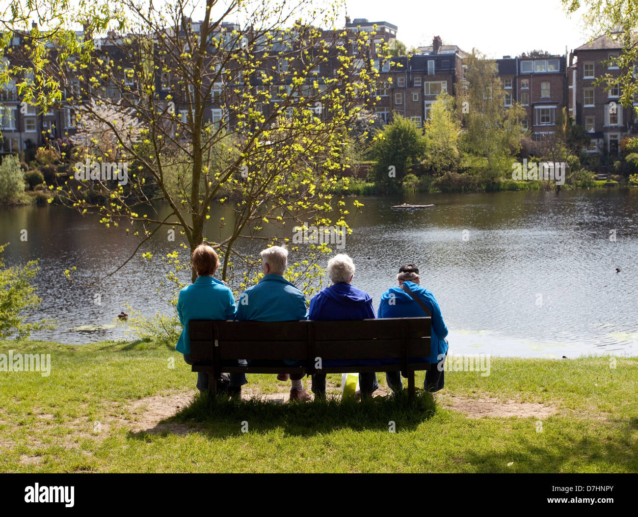 Old people sitting on bench hi-res stock photography and images - Alamy