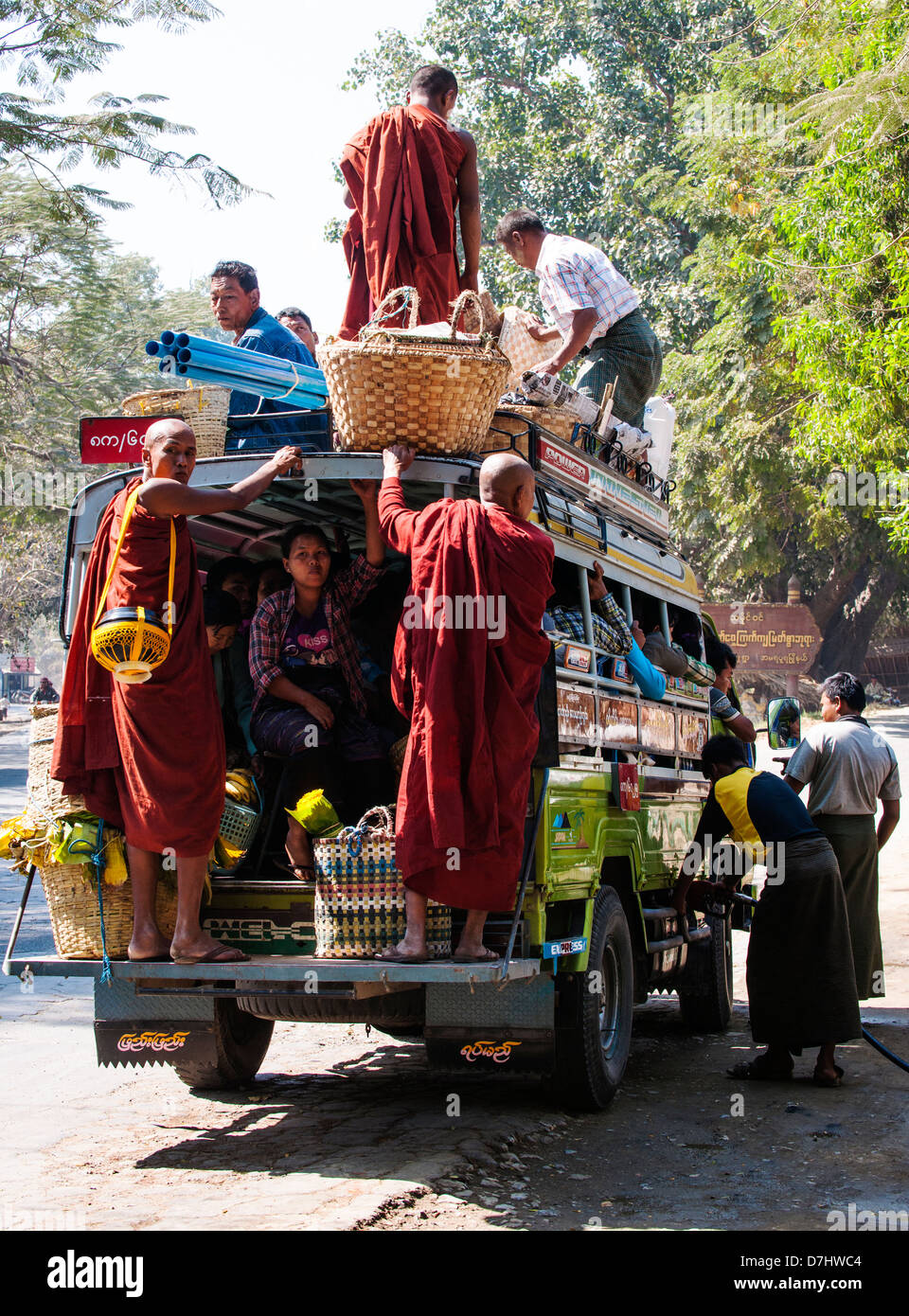 Overcrowded transport hi-res stock photography and images - Alamy
