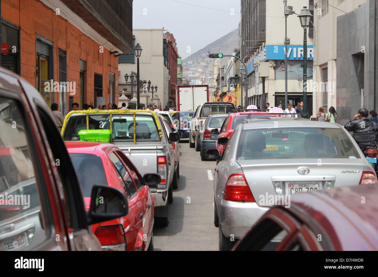 Lima traffic hi-res stock photography and images - Alamy