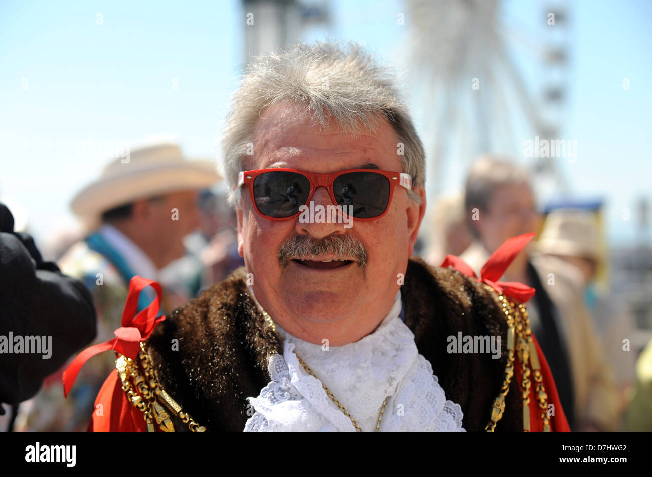 Mayor of Brighton Cllr Bill Randall of the Green Party wearing red ...