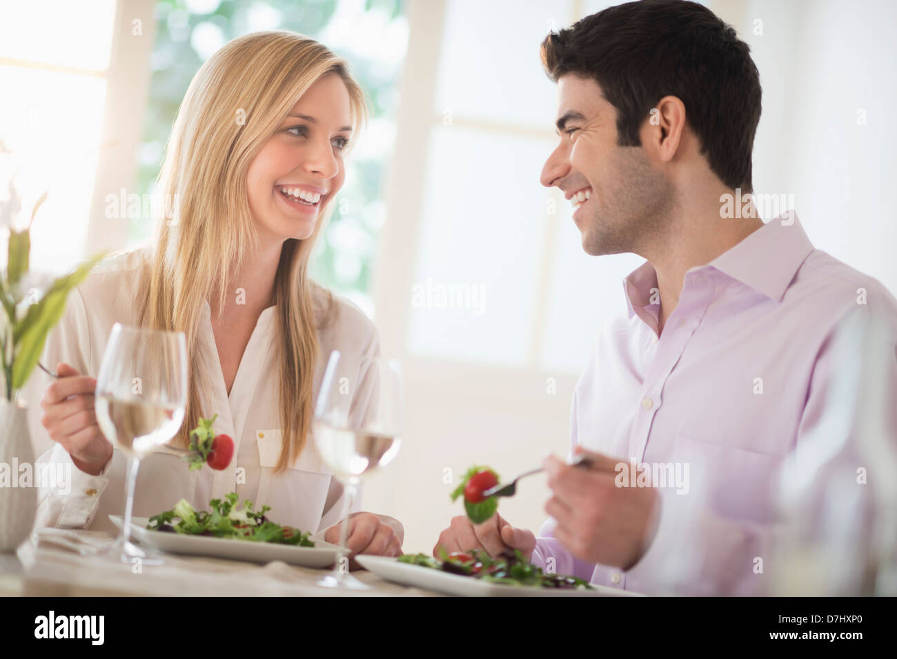 Romantic couple dinner hi-res stock photography and images - Alamy