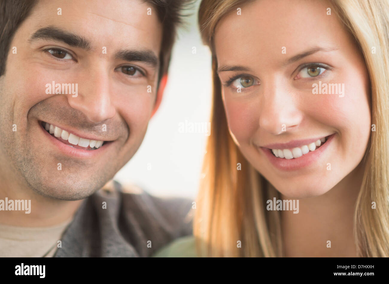 Couple happy studio smiling hi-res stock photography and images - Alamy