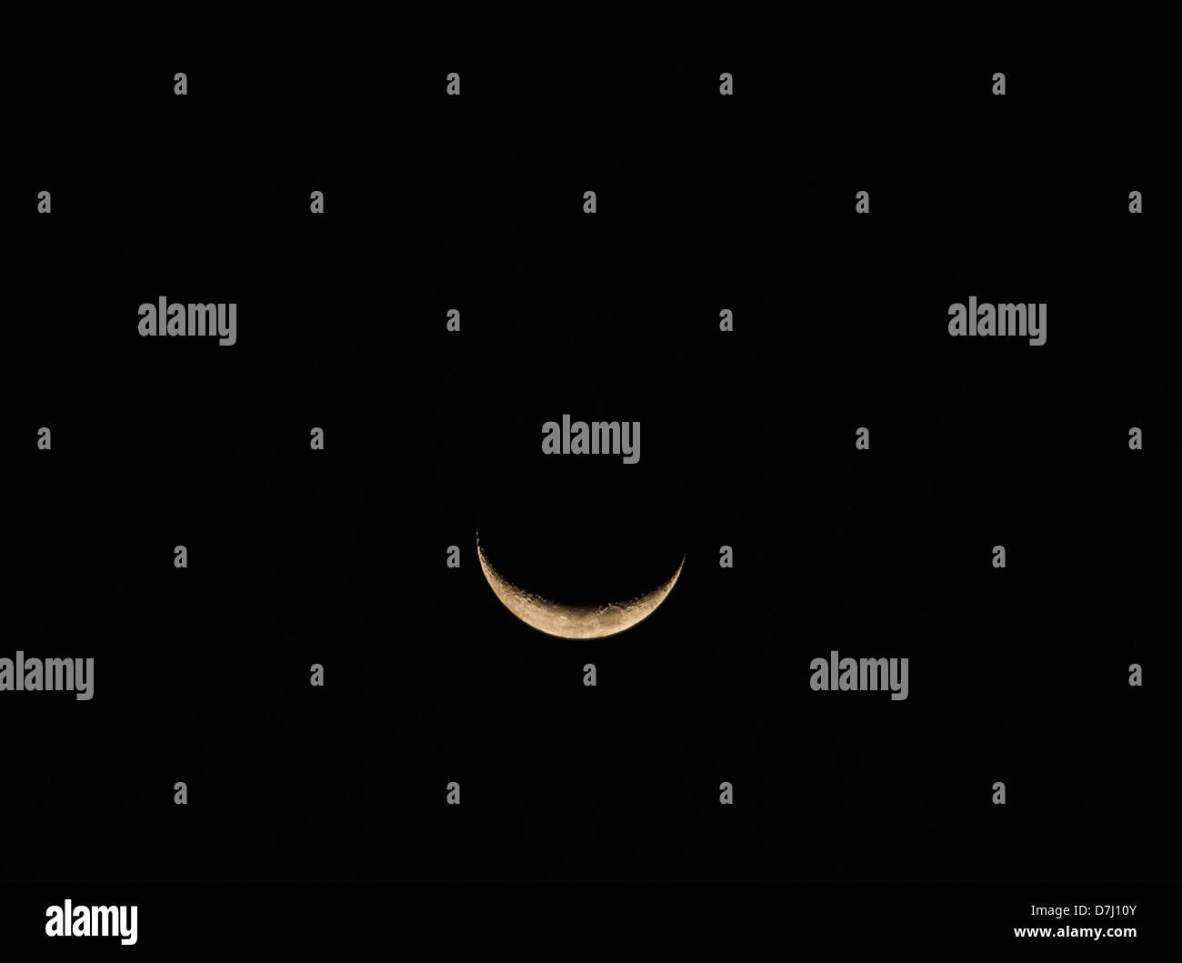 Horizontal crescent moon hi-res stock photography and images - Alamy