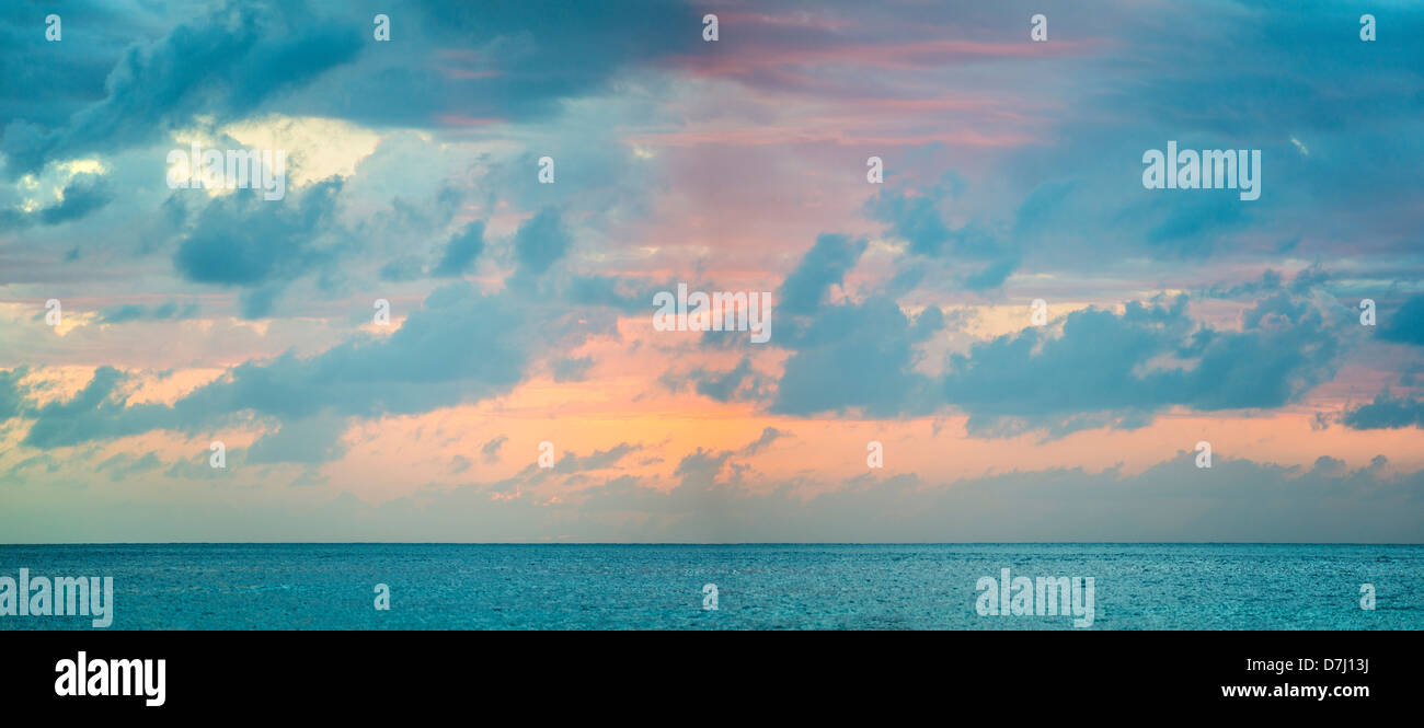 Jamaica, Dramatic sky over sea Stock Photo - Alamy