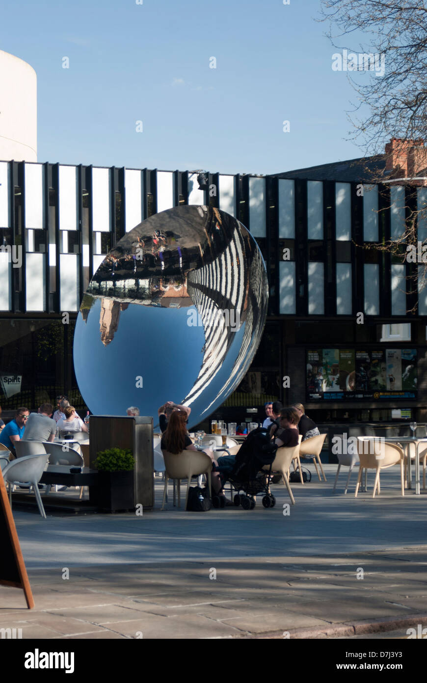 The Nottingham Playhouse and Sky Mirror, Wellington, Circus, Nottingham ...