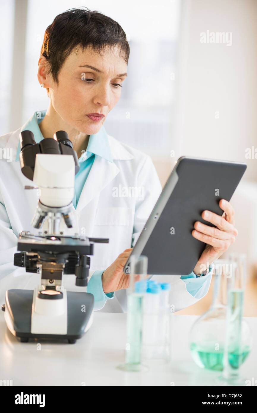 Digital laboratory hi-res stock photography and images - Alamy