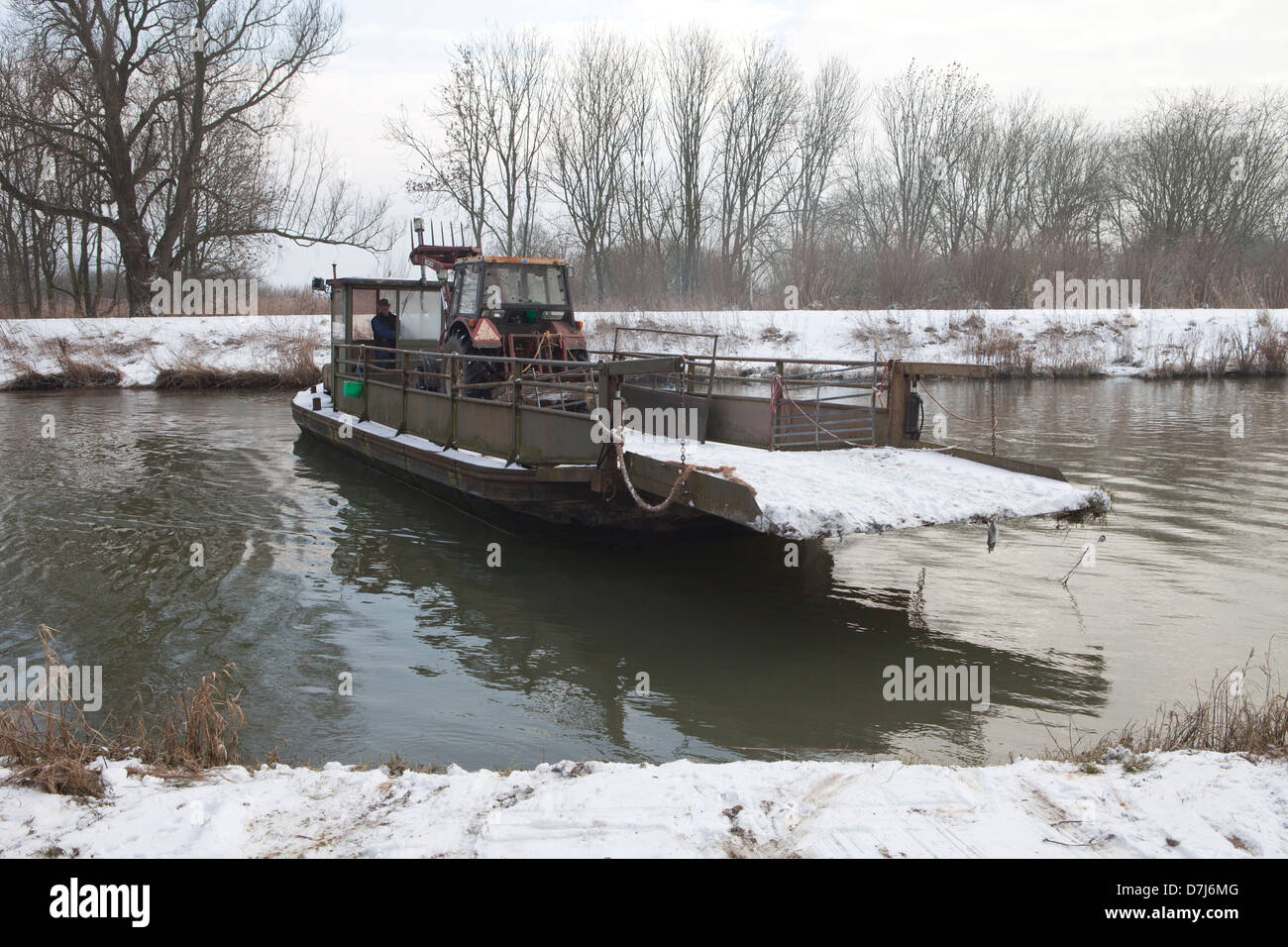 Cattle ferry hi-res stock photography and images - Alamy