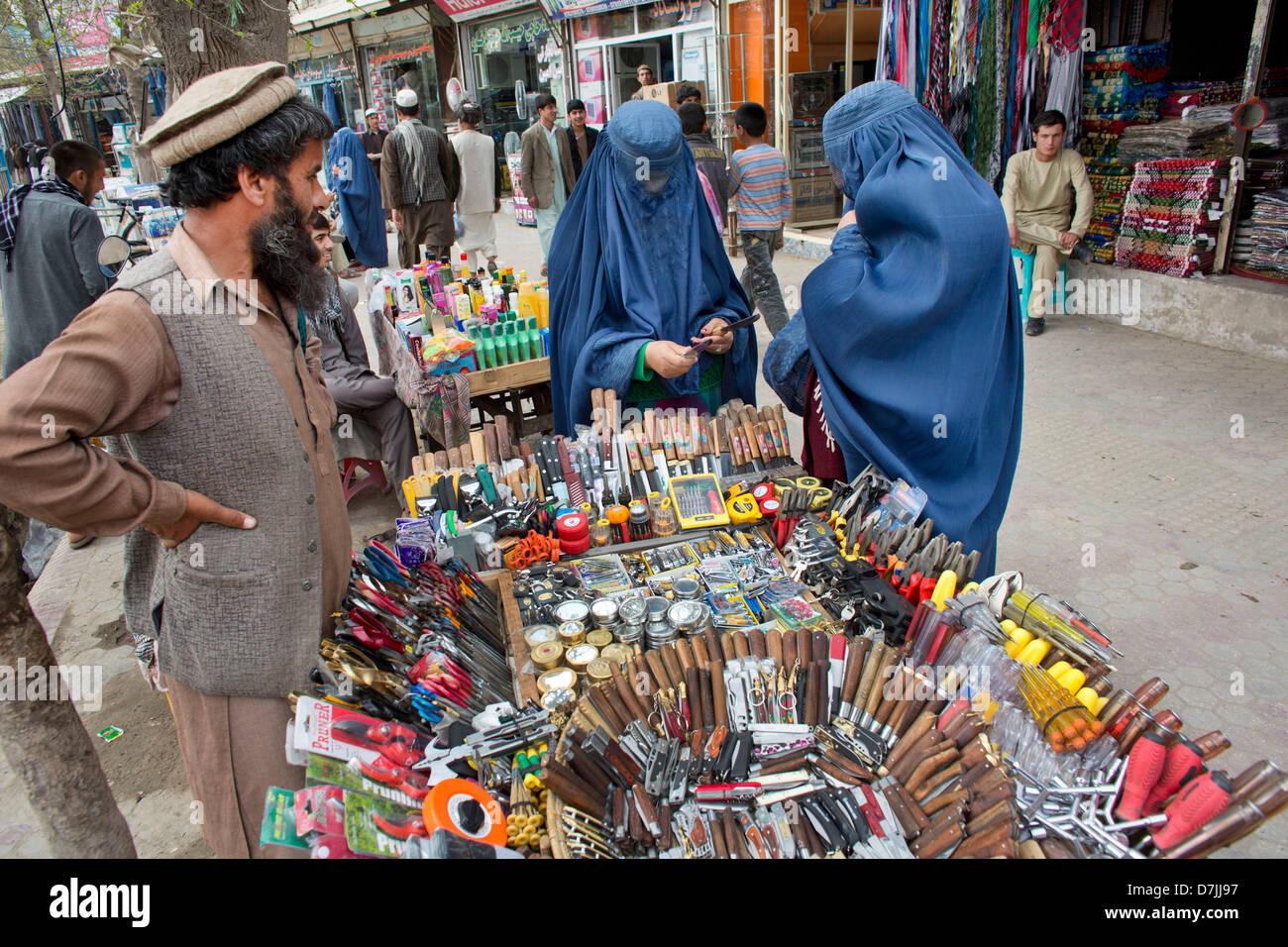 Market in downtown Kunduz, Afghanistan Stock Photo - Alamy