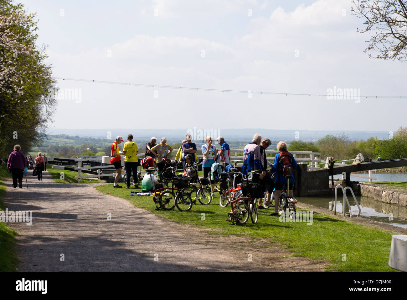 The Caen Hill Locks at Devizes Wiltshire England UK Stock Photo - Alamy