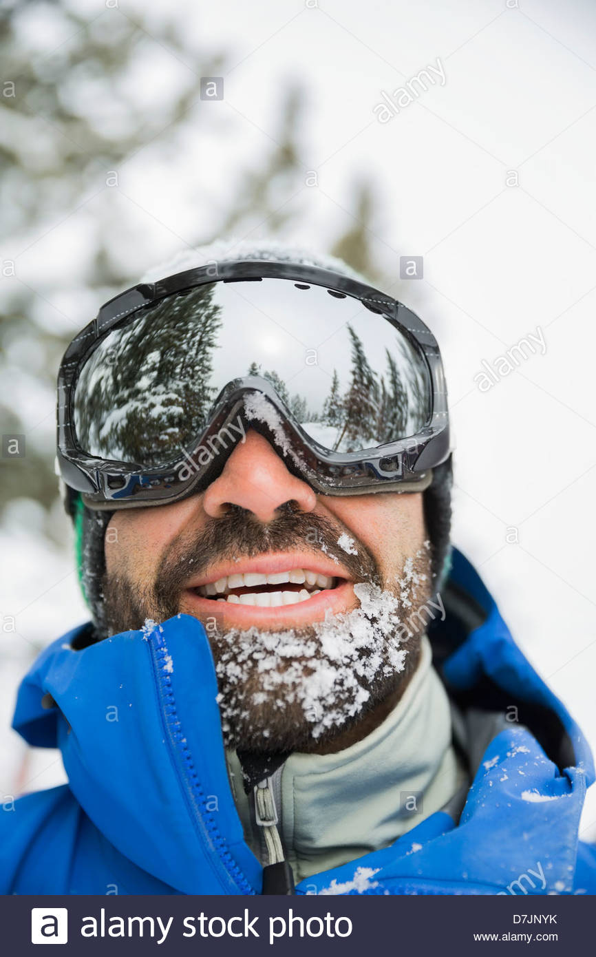 Person wearing goggles hi-res stock photography and images - Alamy