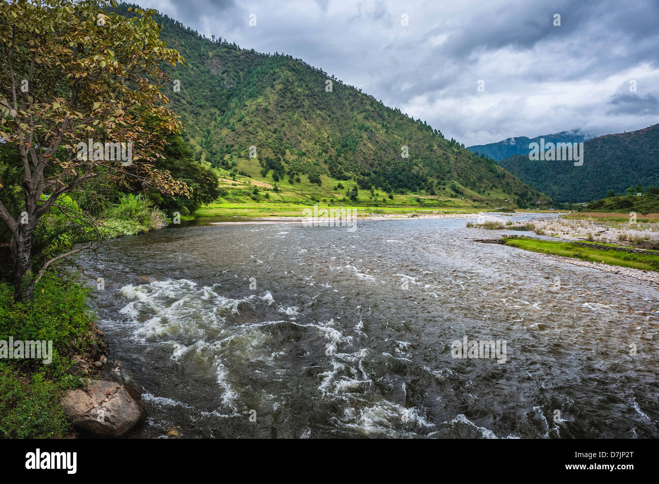 Sangti river flowing through Sangti village deep in the valley of high ...