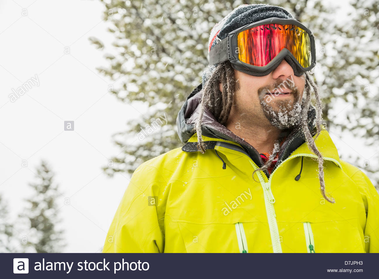Person wearing goggles hi-res stock photography and images - Alamy