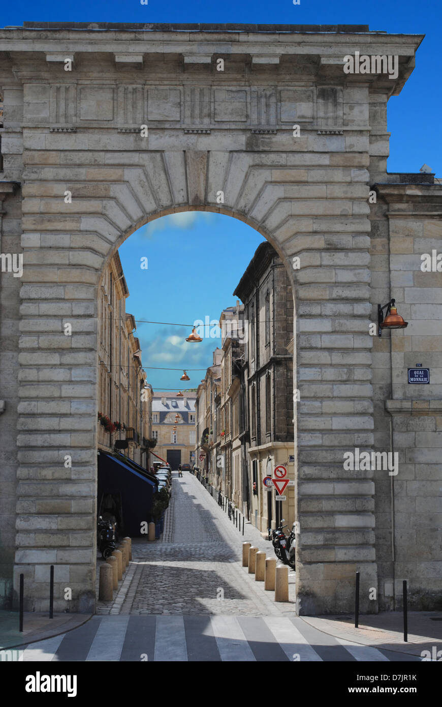 Archway in Bordeaux, France Stock Photo - Alamy